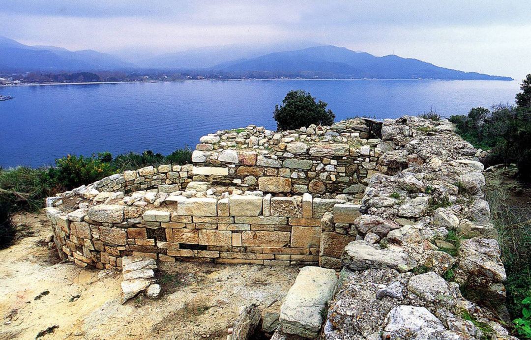 Ο Τάφος του Αριστοτέλη στα αρχαία Στάγειρα | Θέματα Αρχαιολογίας ...